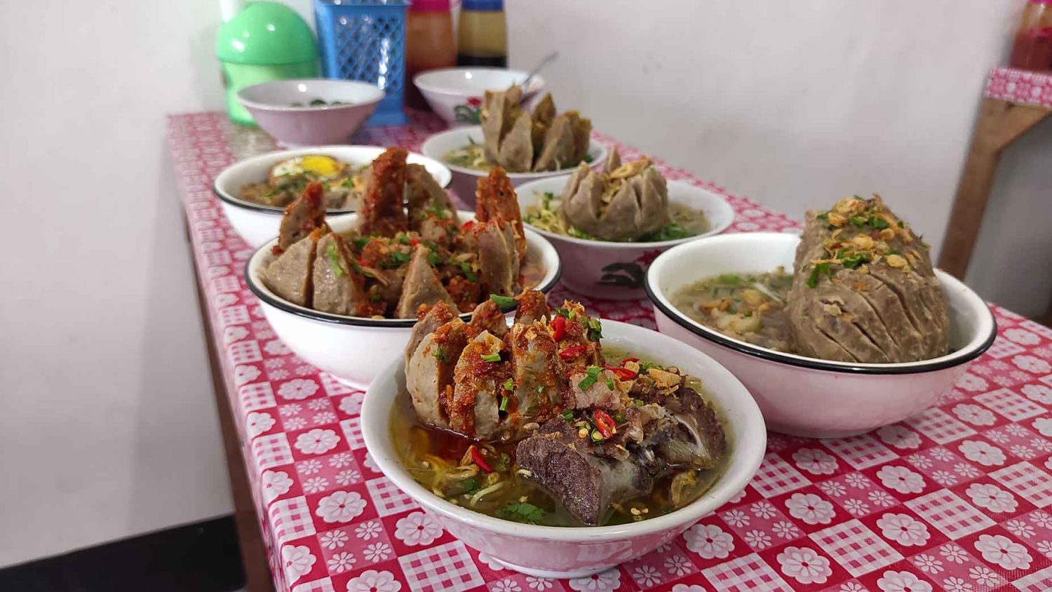 Tempat Kuliner Bakso Viral di Kubu Raya, Bakso Sariga dengan Menu Bakso Isian dan Rasa Pedas - PONTV